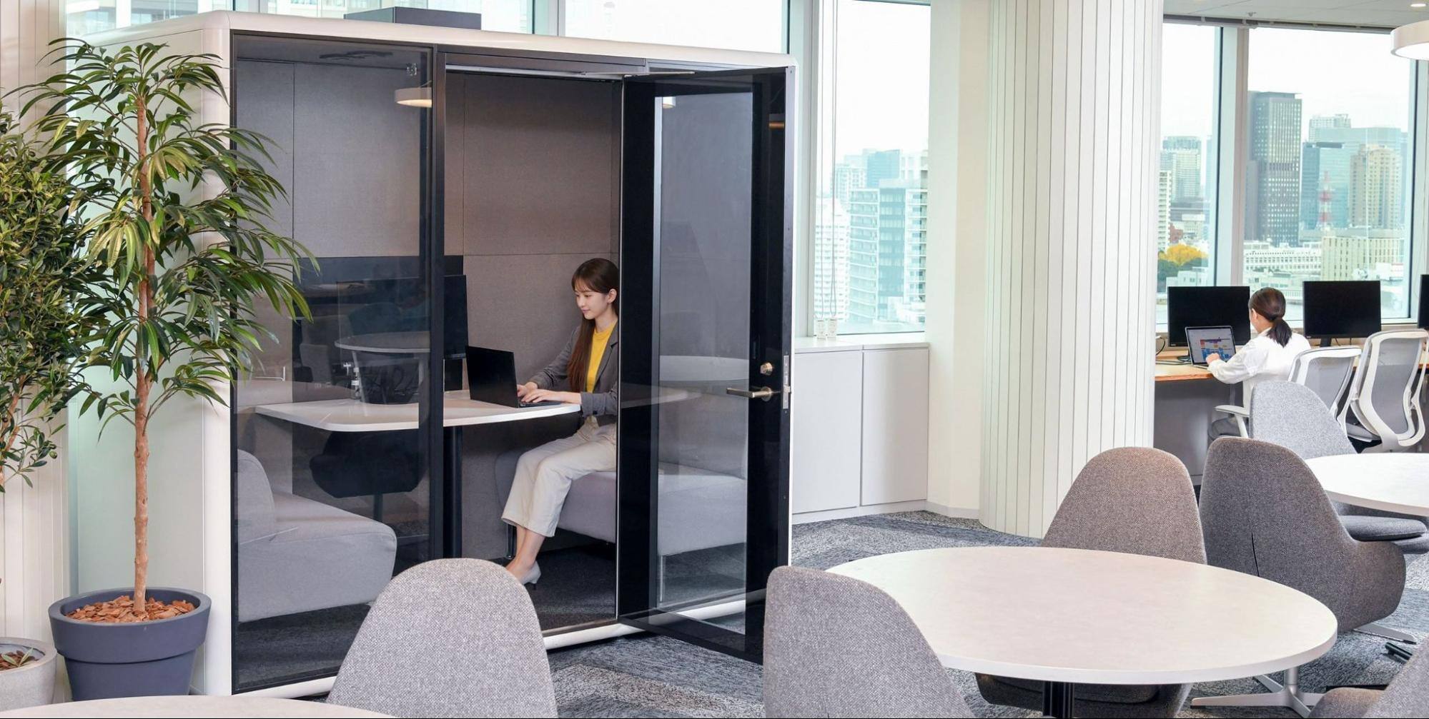 撮影から生成へ！テレキューブのモデル画像をAIで作ってみた｜ブイキューブのはたらく研究部